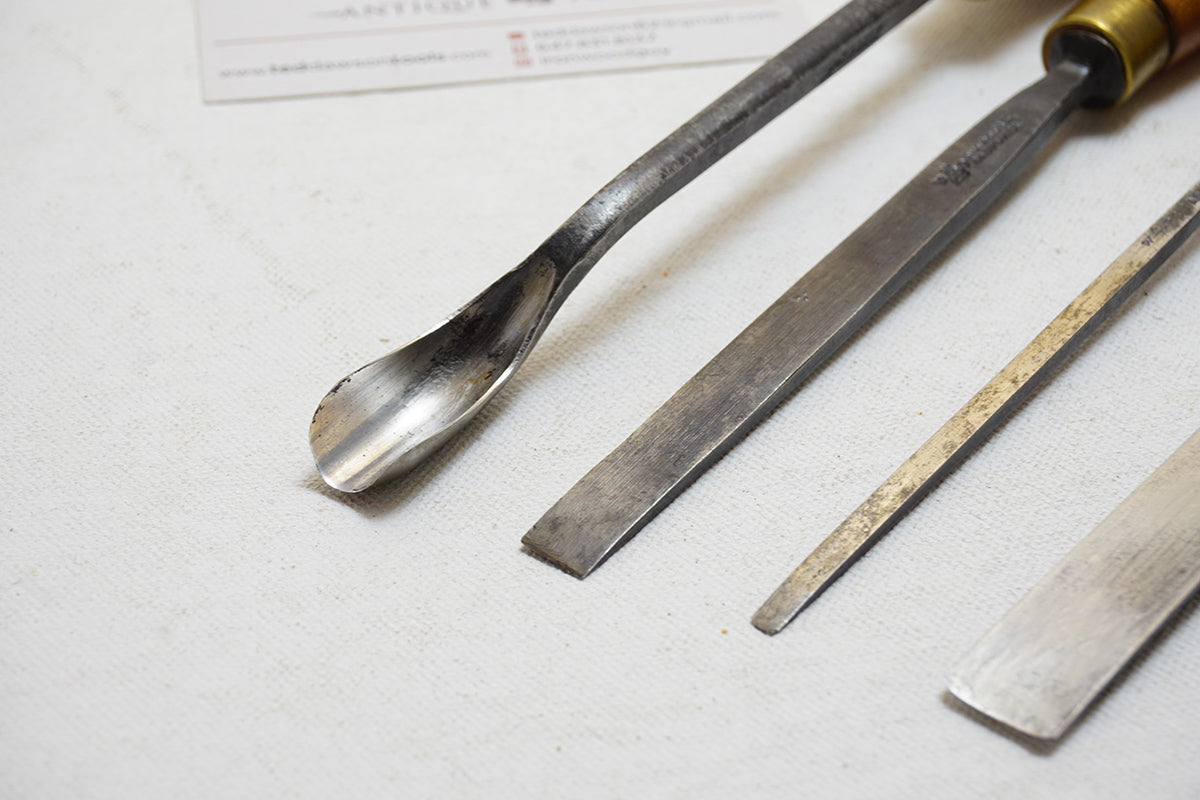 FINE SET OF 6 S. J. ADDIS CARVING CHISELS INCLUDING SPOON - IN ROLL ...