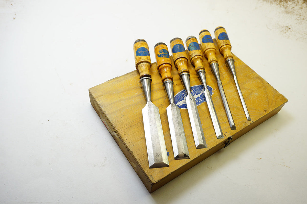 EXCELLENT SET OF 6 BERG CHISELS IN ORIGINAL BOX – Ted Dawson Antique Tools