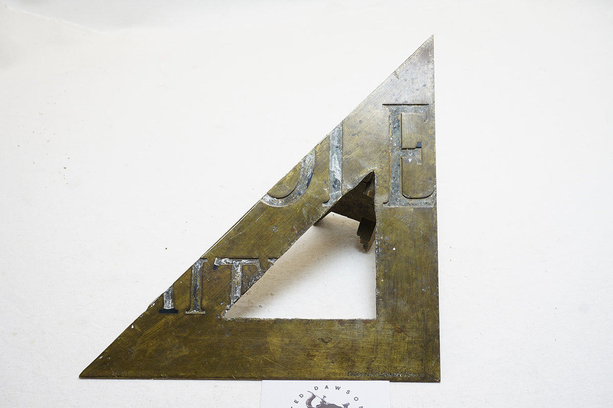 AWESOME USER MADE BRONZE RIGHT ANGLE TRIANGLE – Ted Dawson Antique Tools