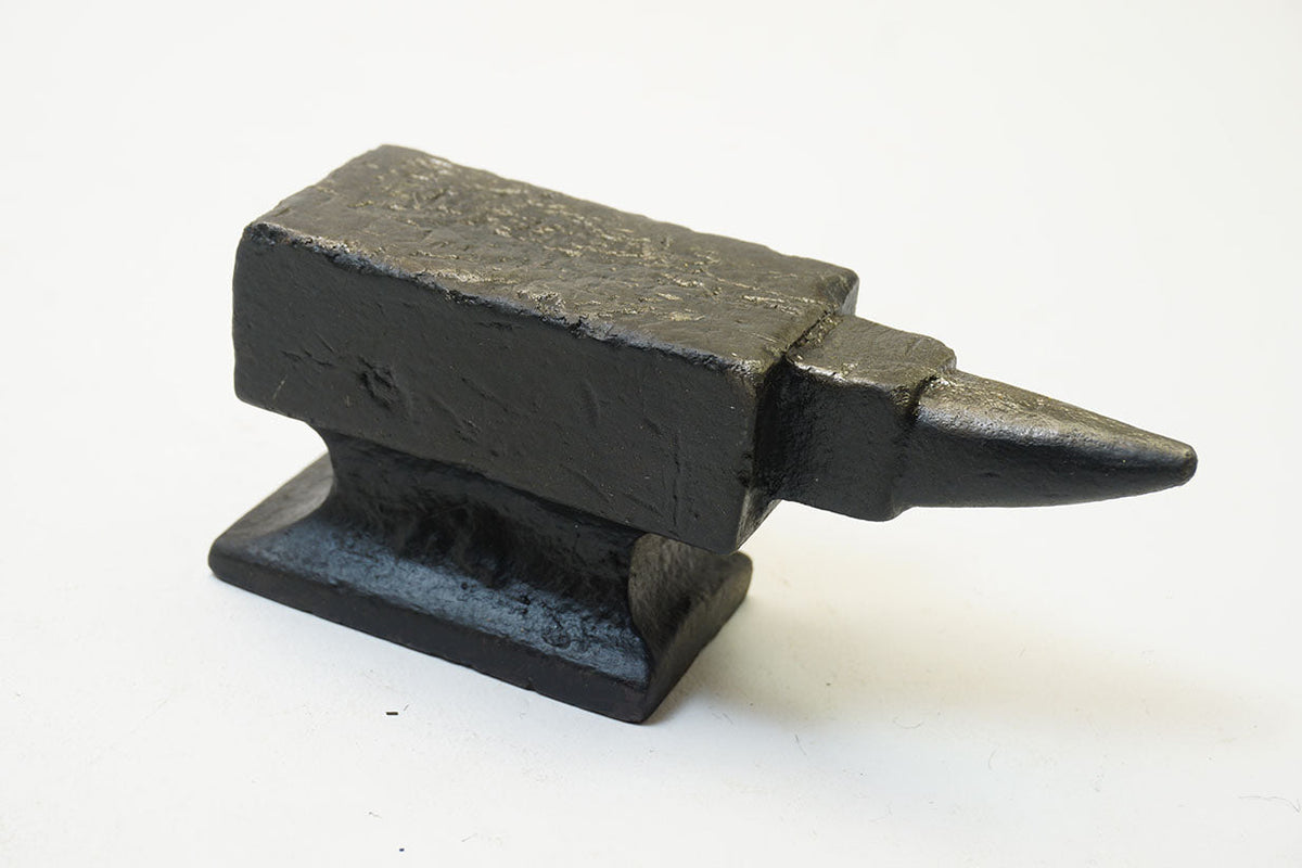 UNUSUAL SHAPED EARLY SMALL ANVIL - 6" – Ted Dawson Antique Tools