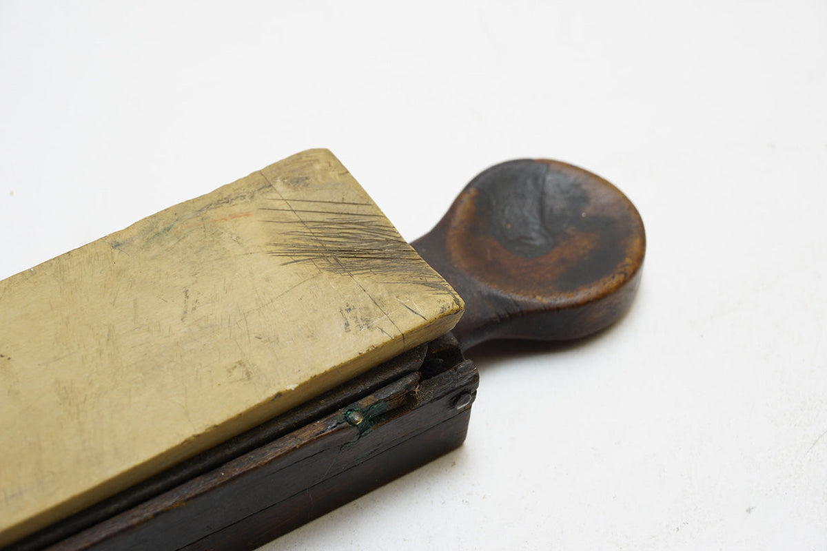 OUTSTANDING FINE BELGIAN COTICULE HONING STONE IN BESPOKE HOLDER - 182 ...