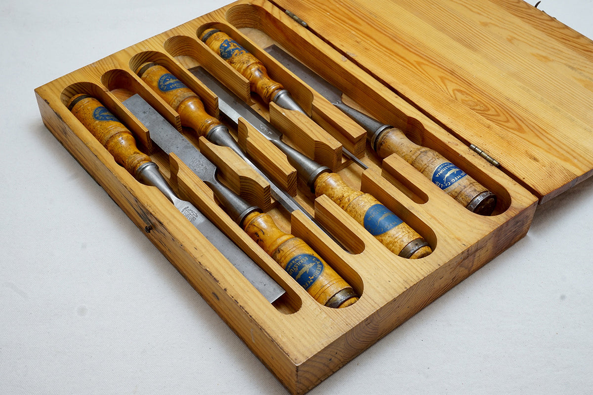 EXCELLENT SET OF 6 BERG CHISELS IN ORIGINAL BOX – Ted Dawson Antique Tools
