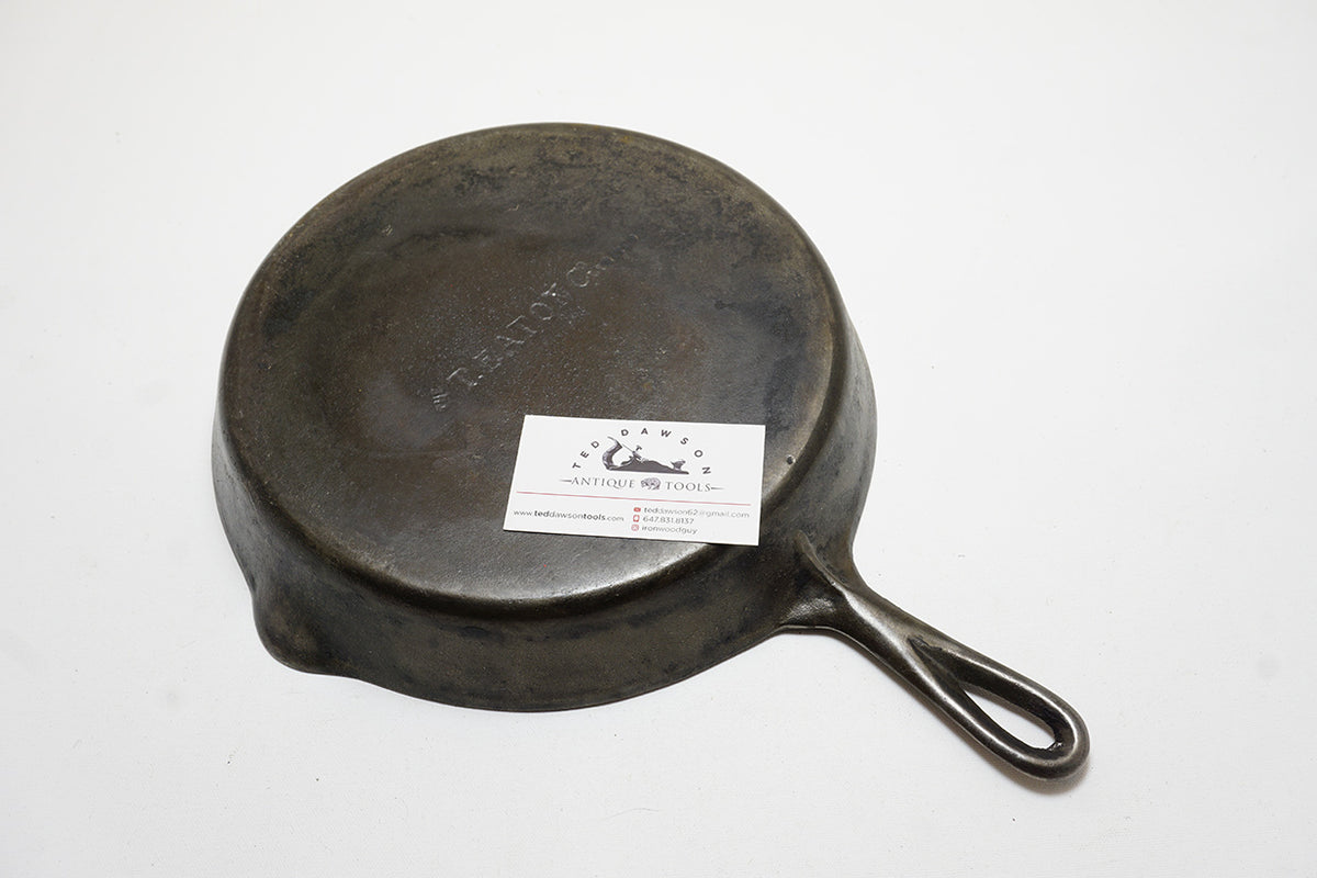 VERY EARLY CANADIAN T. EATON CAST IRON SKILLET / FRYING PAN - 9" – Ted ...